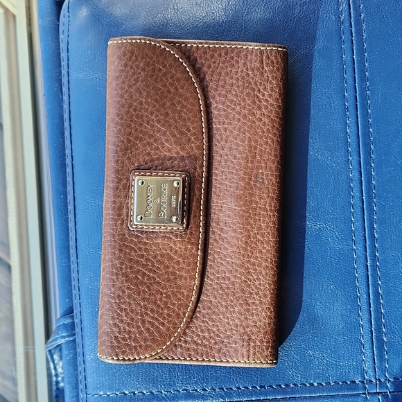Dooney & Bourke | Bags | Dooney Bourke Womens Leather Wallet | Poshmark